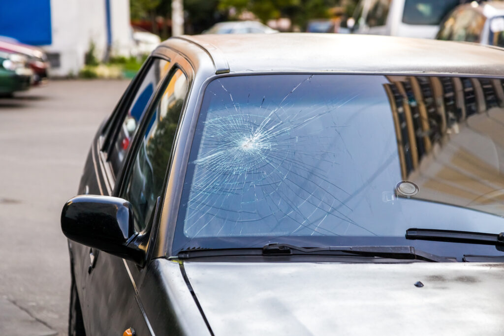 When You Should Replace a Cracked Windshield